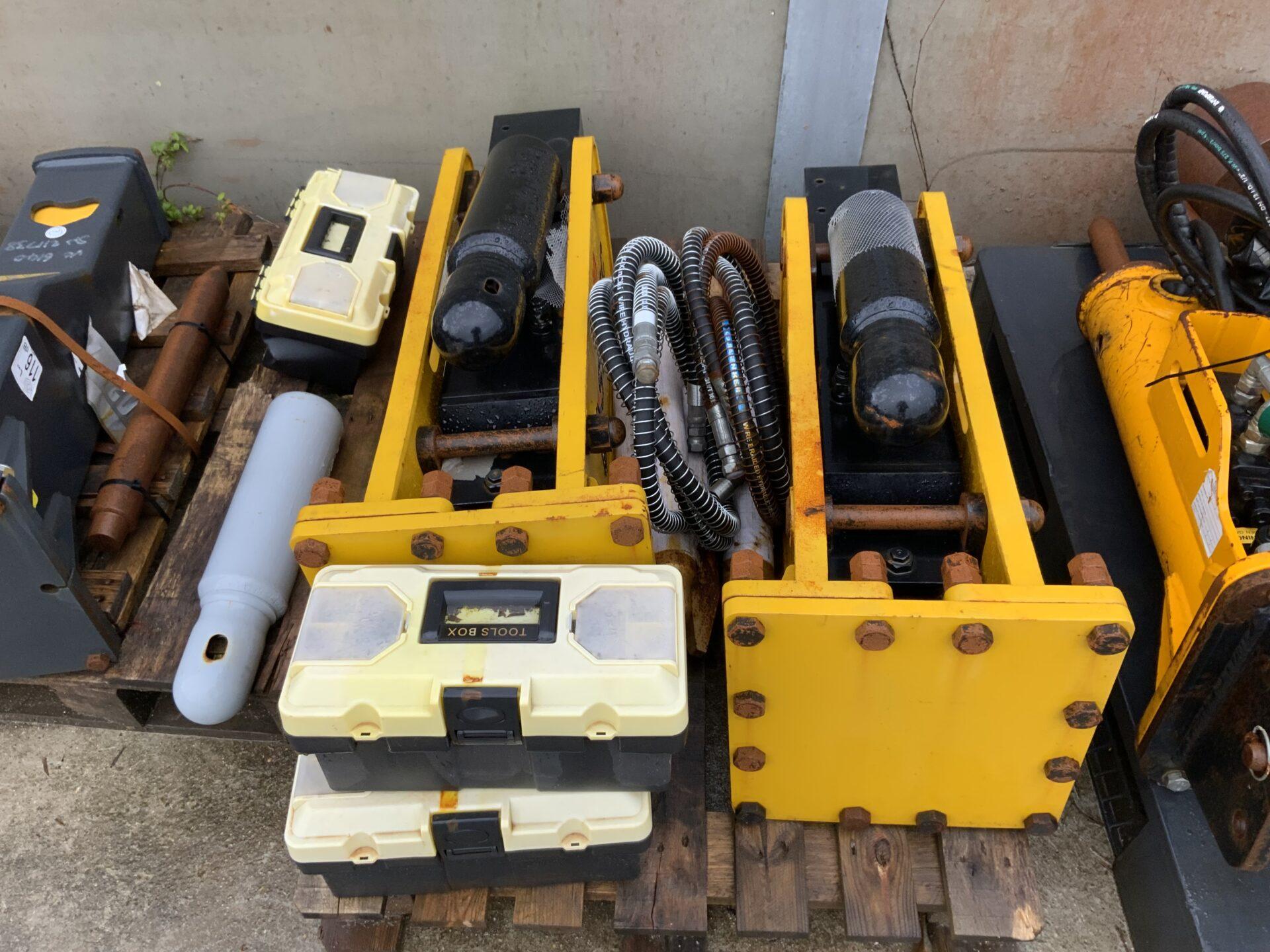 Choice of 2 SSPSC SB40 Breakers (ST12174) - RJ and KD McLean Ltd ...