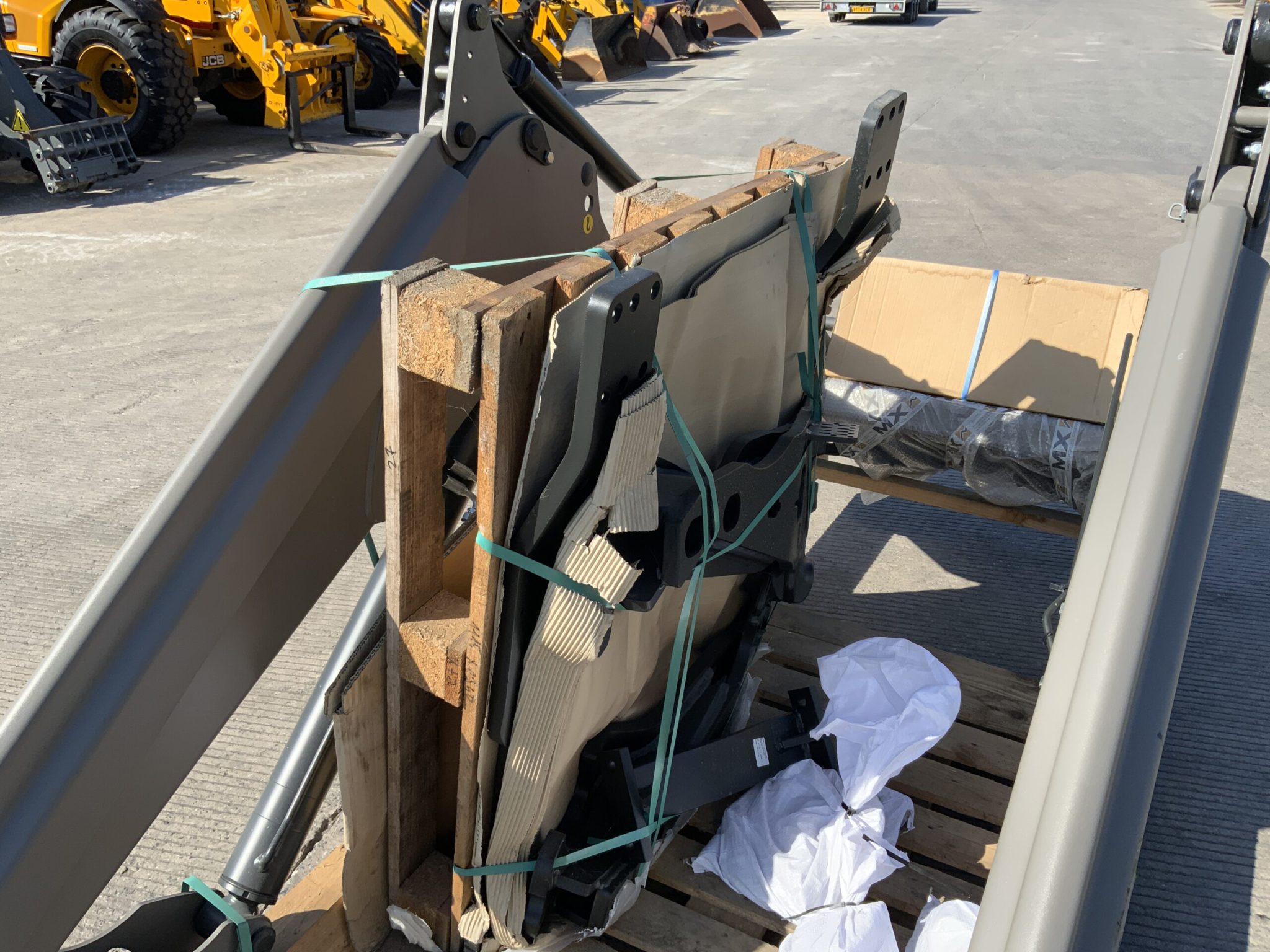 MX U412+ Loader Unused - RJ and KD McLean Ltd - Tractors and Plant