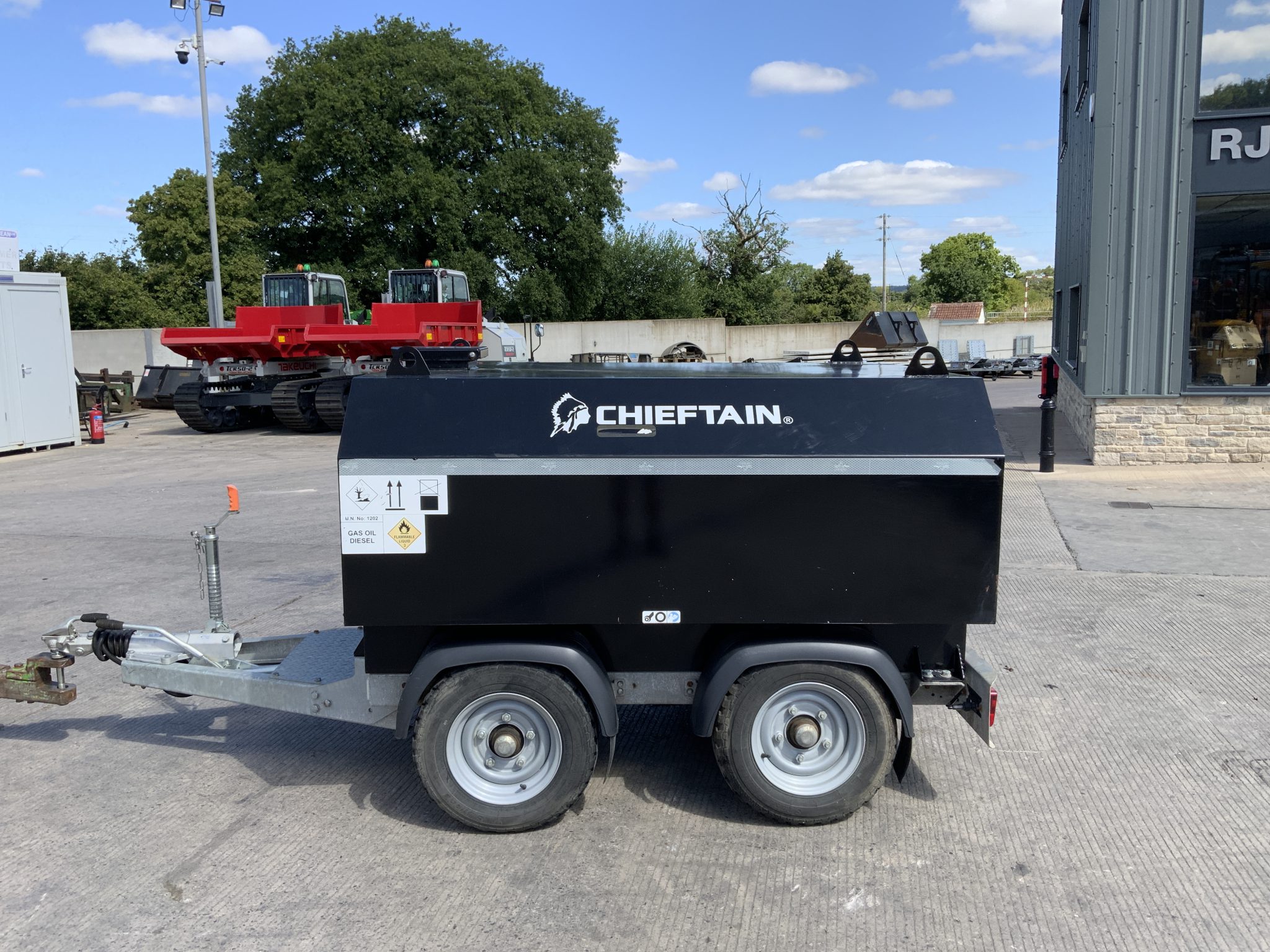 Chieftan Black Twin Axle 1000 Litre Fuel Bowser - RJ and KD McLean Ltd ...
