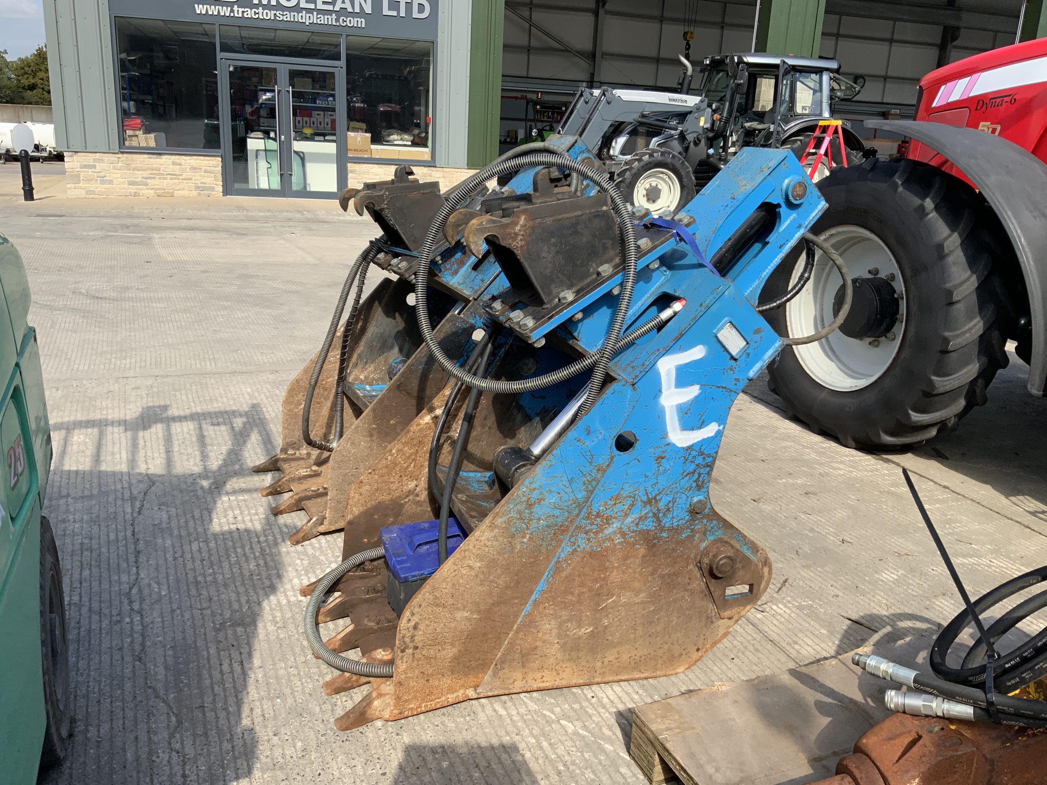BBS Crusher Buckets (ST24471) - RJ and KD McLean Ltd - Tractors and Plant