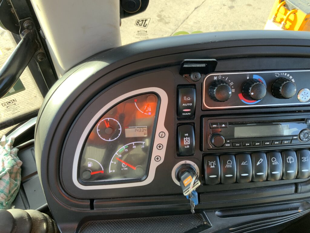 JCB 4CX Wheeled Eco Digger (ST25513) - RJ and KD McLean Ltd - Tractors ...